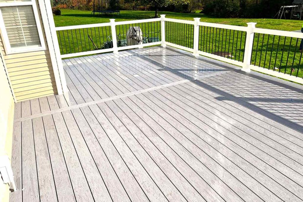 How To Choose The Best Decking Materials For Your New Deck?